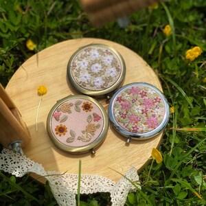 Floral Embroidered Compact Mirror, Flower Pocket Mirror, Daisy Mirror ...