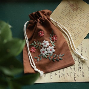 Floral Drawstring Bag Embroidery, Embroidered Floral Pouch, Daisy ...
