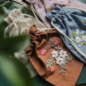 Floral Drawstring Bag Embroidery, Embroidered Floral Pouch, Daisy ...