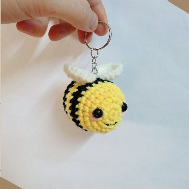 Bumble Bee Keychain - Etsy
