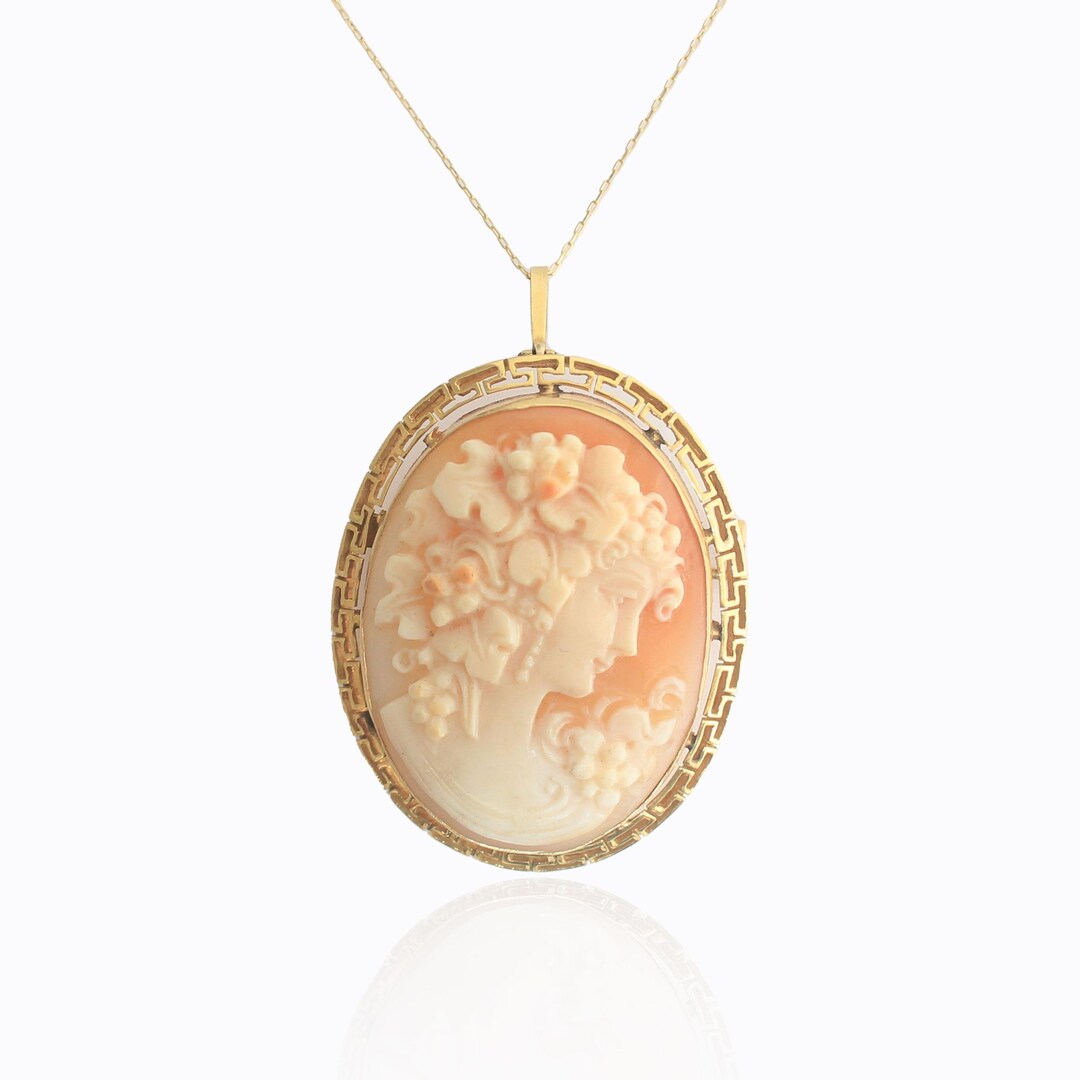 Vintage Swedish Shell Cameo in 18K Yellow Gold Pendant Frame Vintage ...