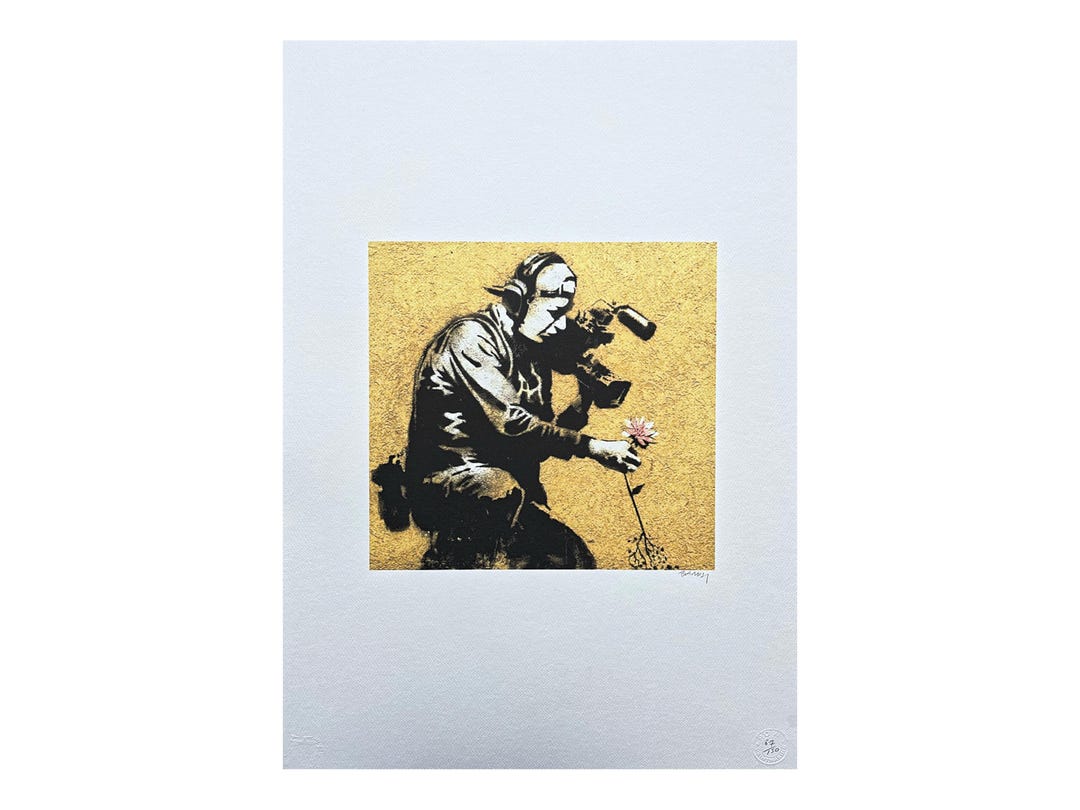 BANKSY - Cameraman and Flower - Numbered Edition 67/150, 50x70 Cm # ...