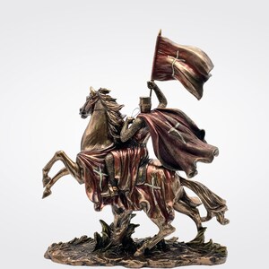 Crusader Knight Statue. Medieval Knight Figurine. - Etsy