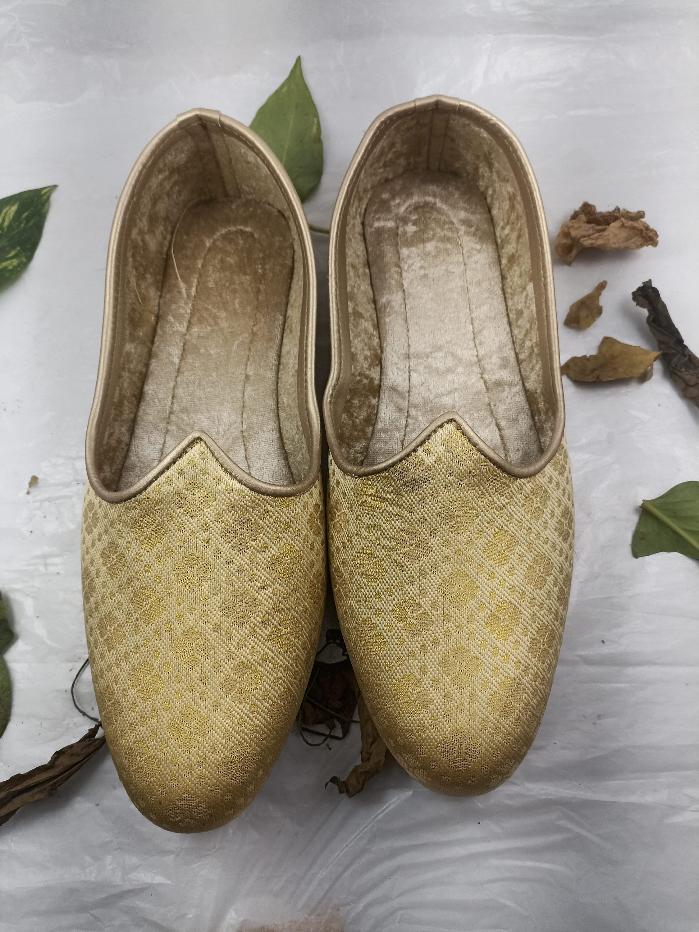 Punjabi Jutti for Mens Golden Colour Man Ethnic Juttipunjabi - Etsy