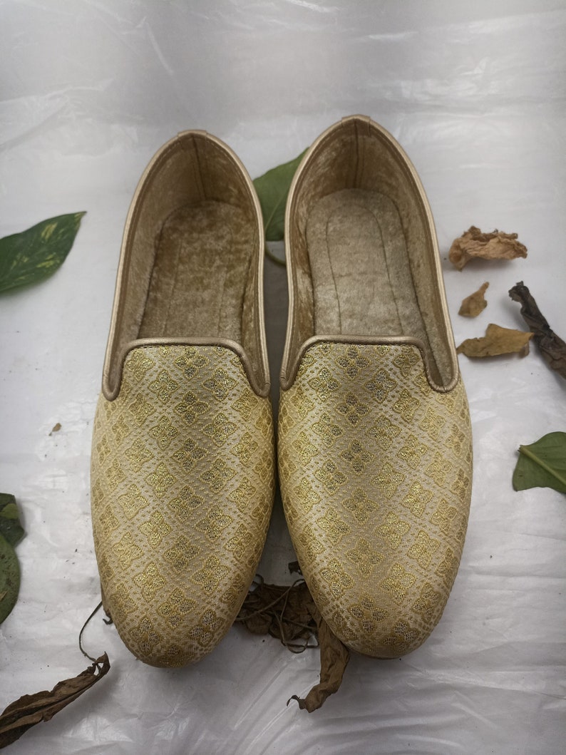 Men’s Golden Brocade Mojari Shoes | Traditional Indian Jutti | Handmade ...