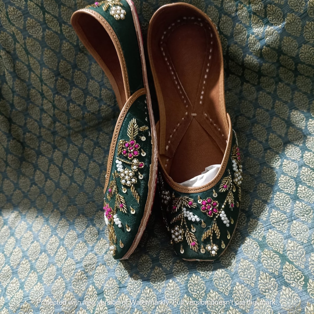 Green Leather Khussa Shoes: Indian Mojari Jutti, Ethnic Wedding Shoes ...