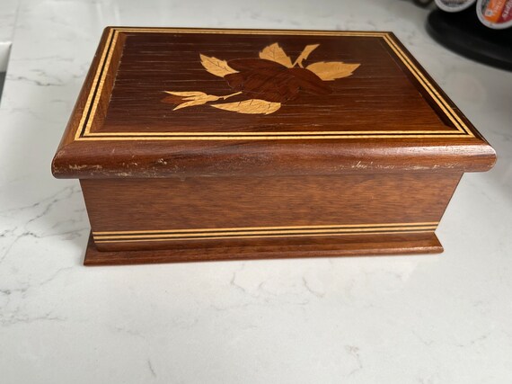 Vintage Wooden inlay Floral Jewelry Box - Gem