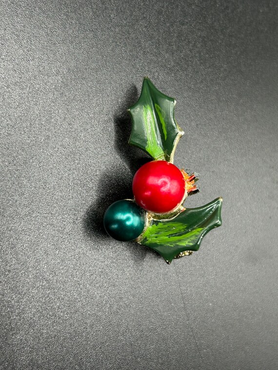 Vintage holly pin brooch - Gem