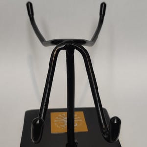 Human Skull Display Stand – Decorative Skull Exhibit for Oddities ...