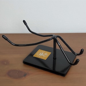 Human Skull Display Stand – Decorative Skull Exhibit for Oddities ...