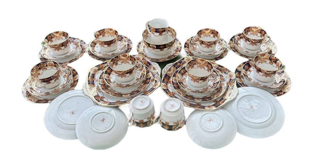 ESTATE CLEARANCE. Antique Vintage Roslyn EMARI Design R & Co Made in ...