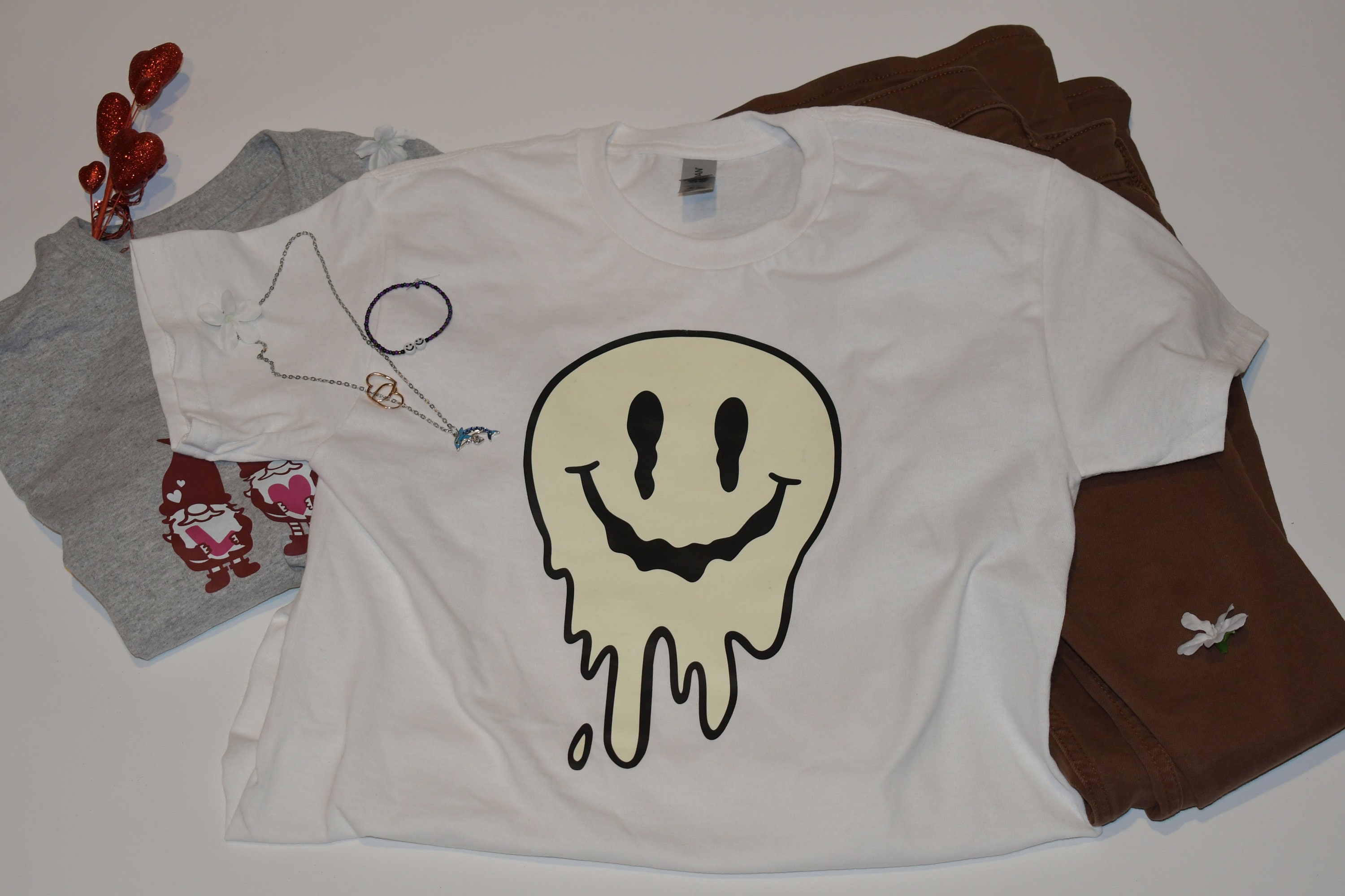 Smiley Face T-shirt - Etsy