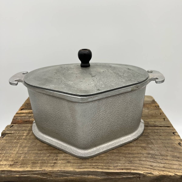 Vintage Aluminum Triangle Pot - Etsy