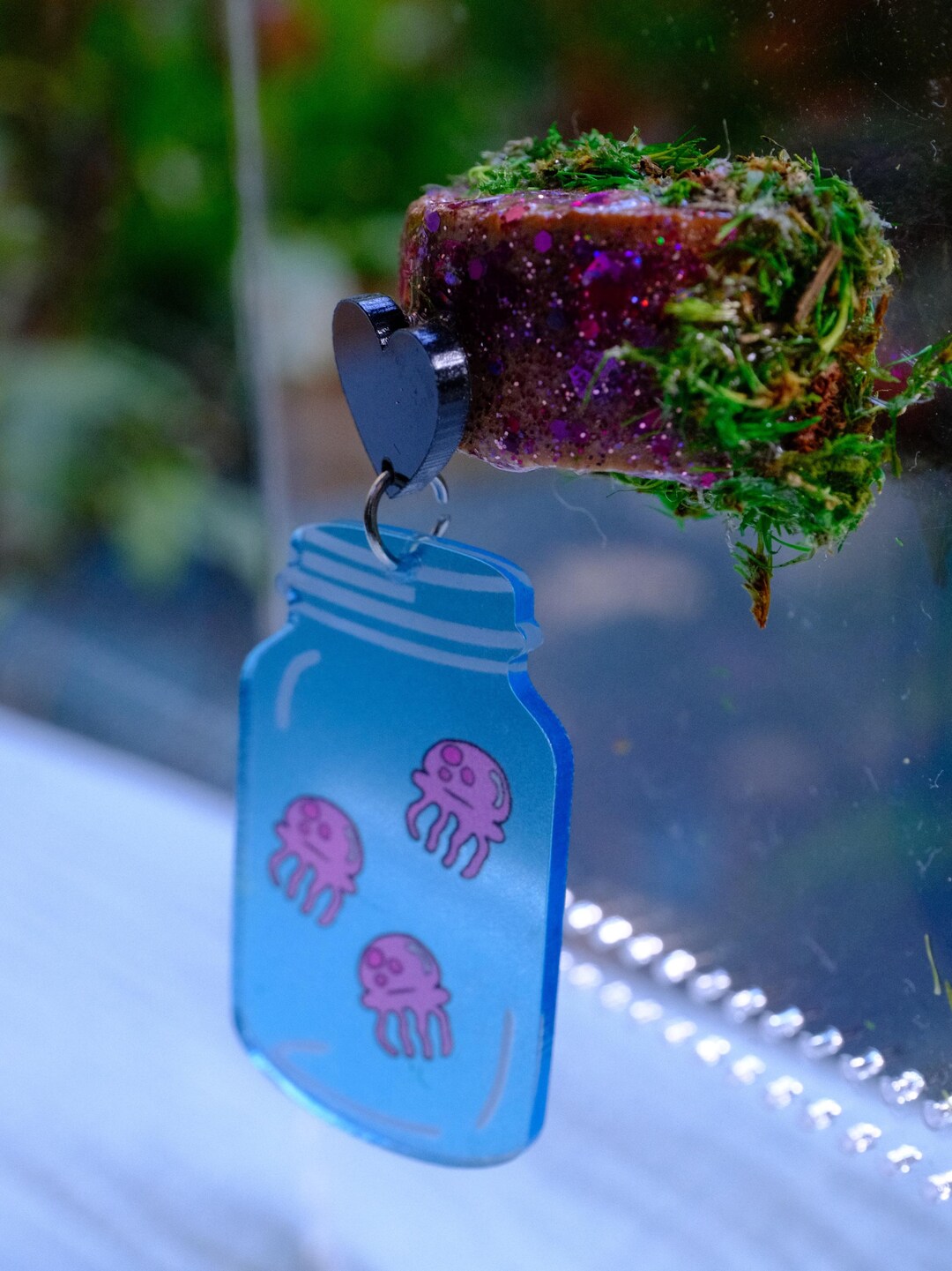 Spongebob Jellyfish Magnetic Spider Perch: Glitter Moss Base, Dangling ...