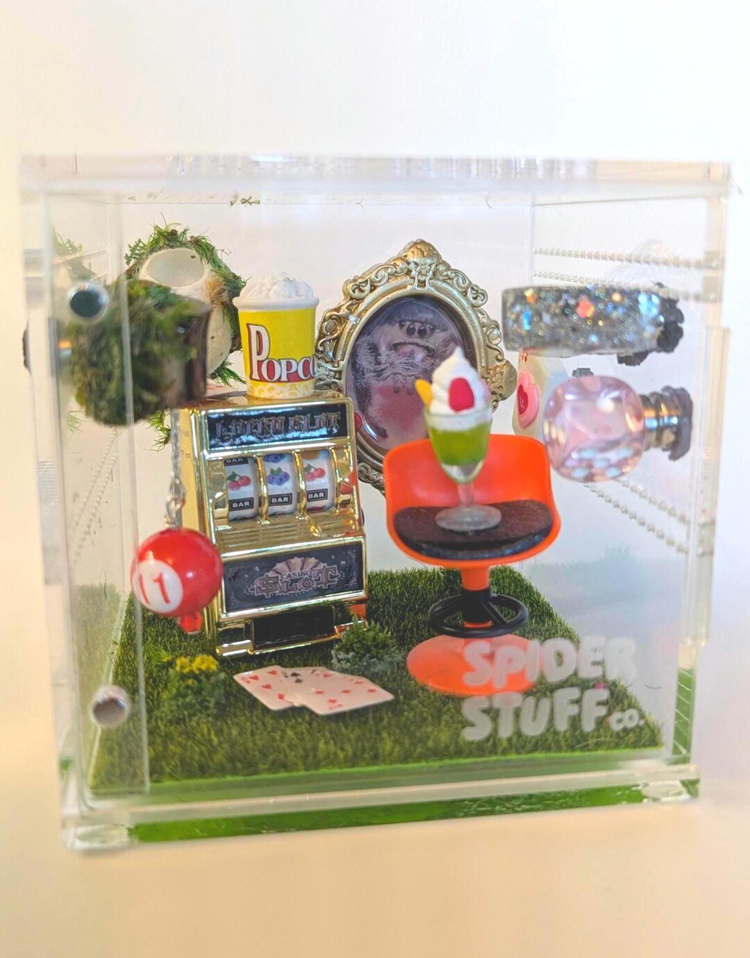 Casino Lounge Jumping Spider Enclosure – Mini Slot Machine, Retro Decor ...