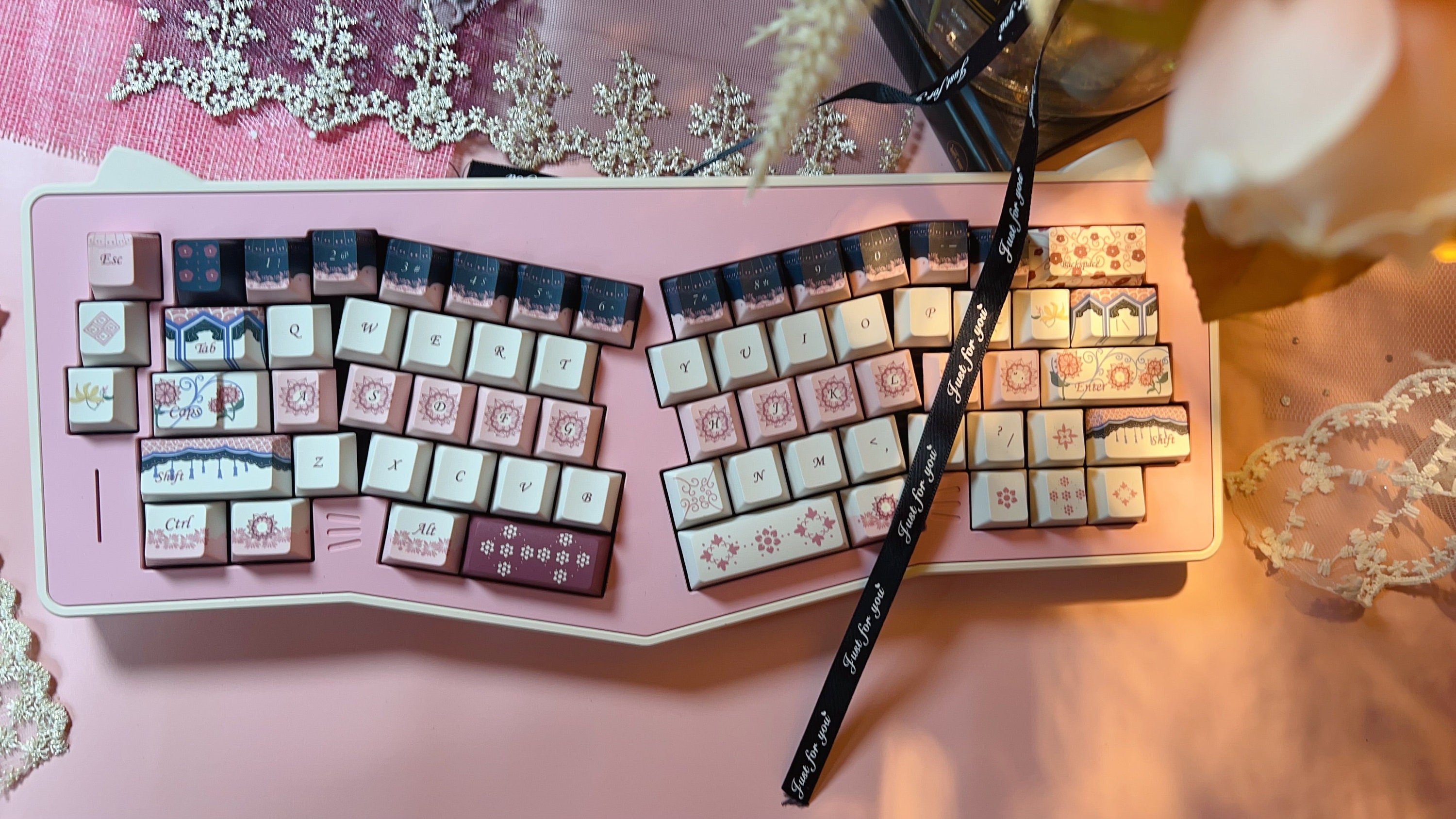 Prebuild Kitten Alice Pink Beige Aluminum Ergonomic Customized ...