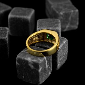18K Men Wedding Gold Ring, Engraved Meander Men Emerald Ring in 21k ...