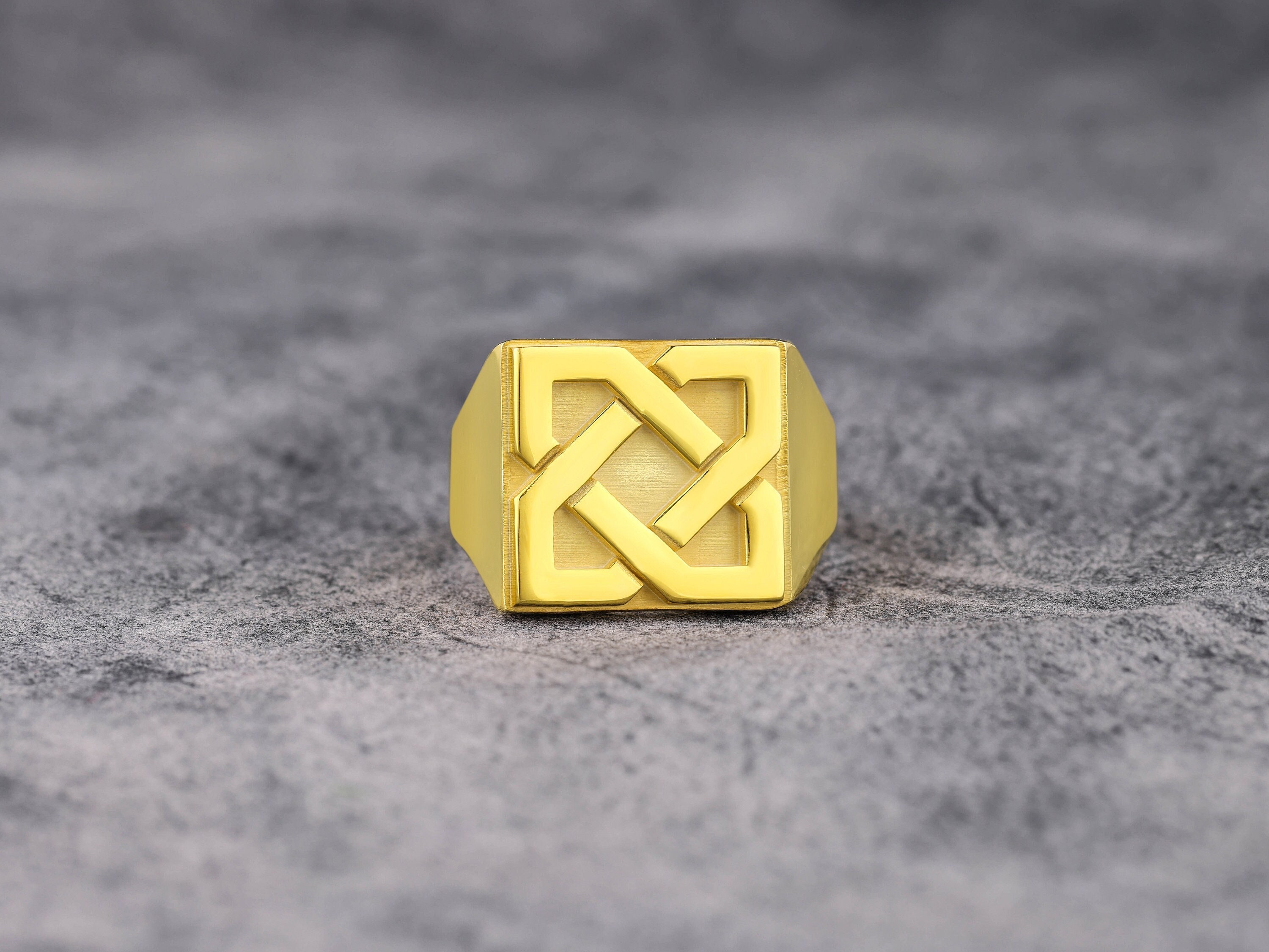 Celtic Knot Signet Ring for Men in 14K Gold, Solomon Knot Mens Signet ...