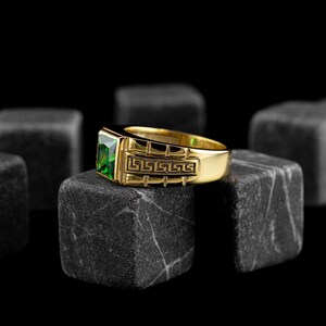 18K Men Wedding Gold Ring, Engraved Meander Men Emerald Ring in 21k ...
