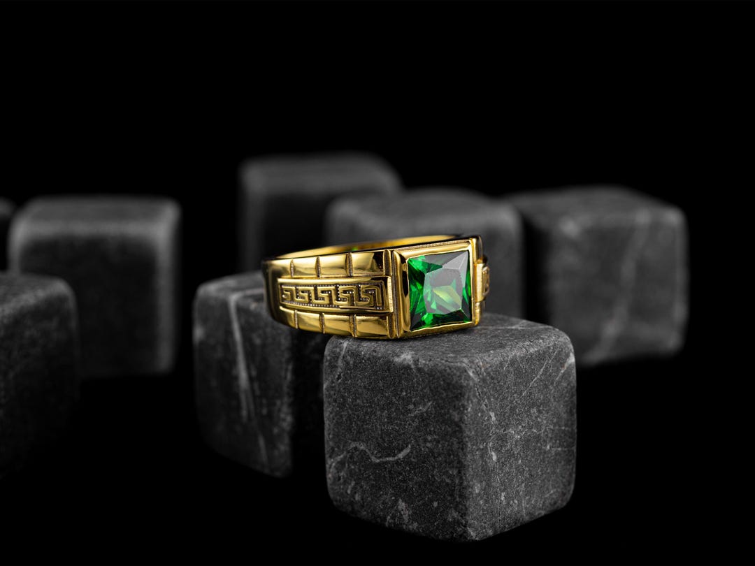 18K Men Wedding Gold Ring, Engraved Meander Men Emerald Ring in 21k ...