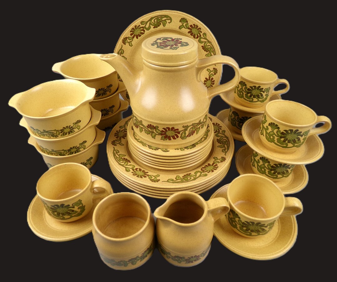 Kiln Craft Dinner Service Set "clematis". 1970's Vintage Pottery. 6 ...