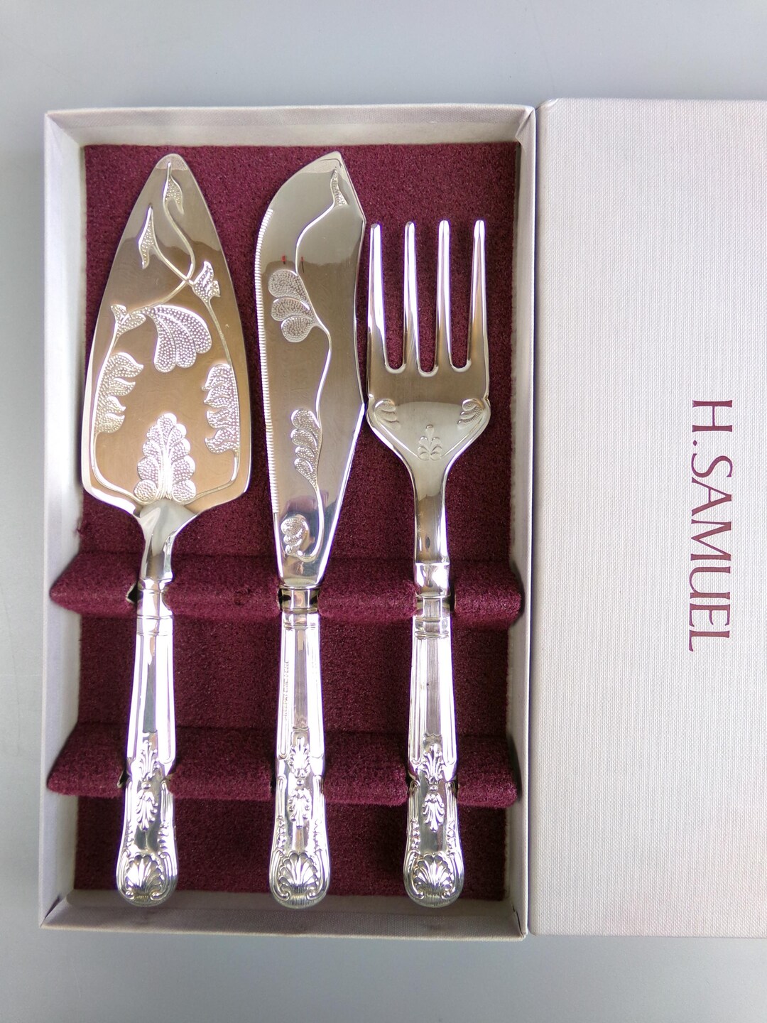 Serving Cutlery: Cake Slice & Fish Servers. Silver Plated. Kings ...
