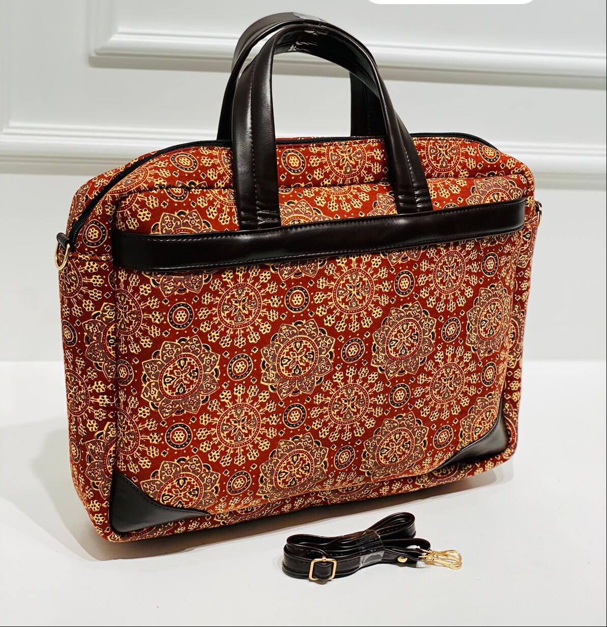 17 Laptop Bag PDF Sewing Pattern With Fabric & Denim Laptop Bag Pattern ...