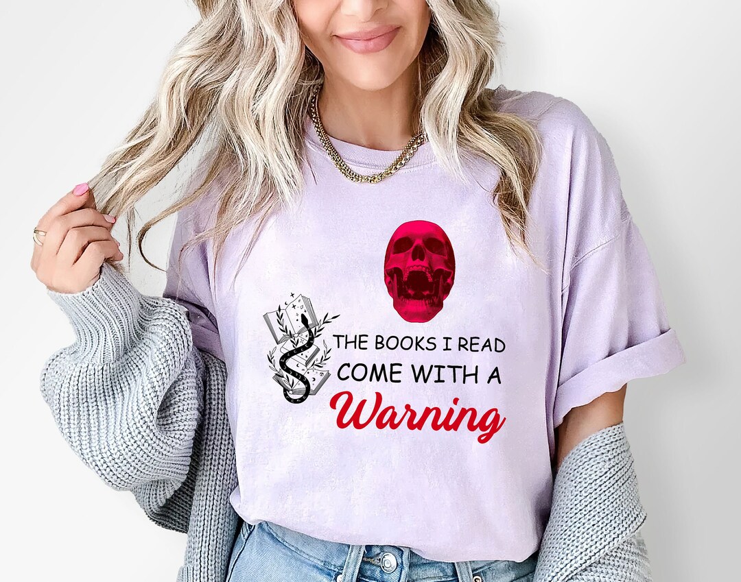 Gothic Skull Smut Books T-shirt, the Books I Read Come With a Warning ...