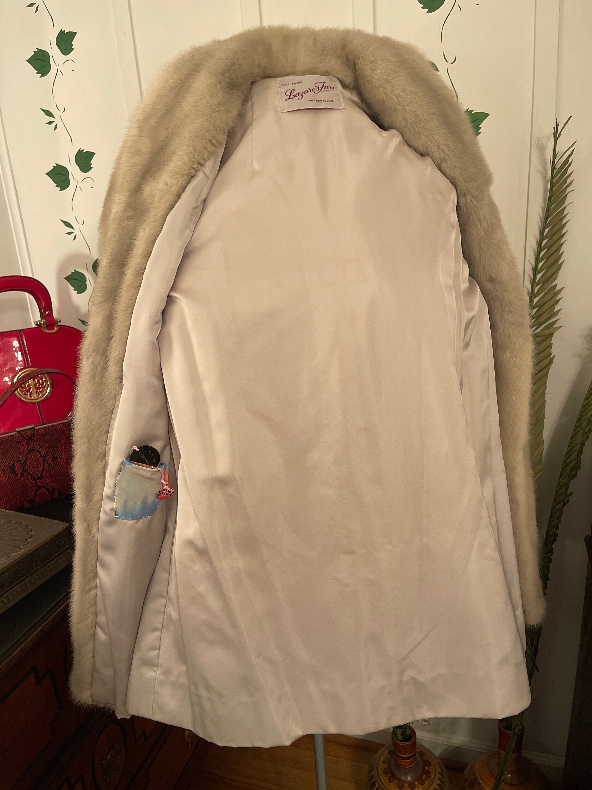 Beautiful Vintage Platinum Mink Short Coat Honor the Life Love Vintage ...