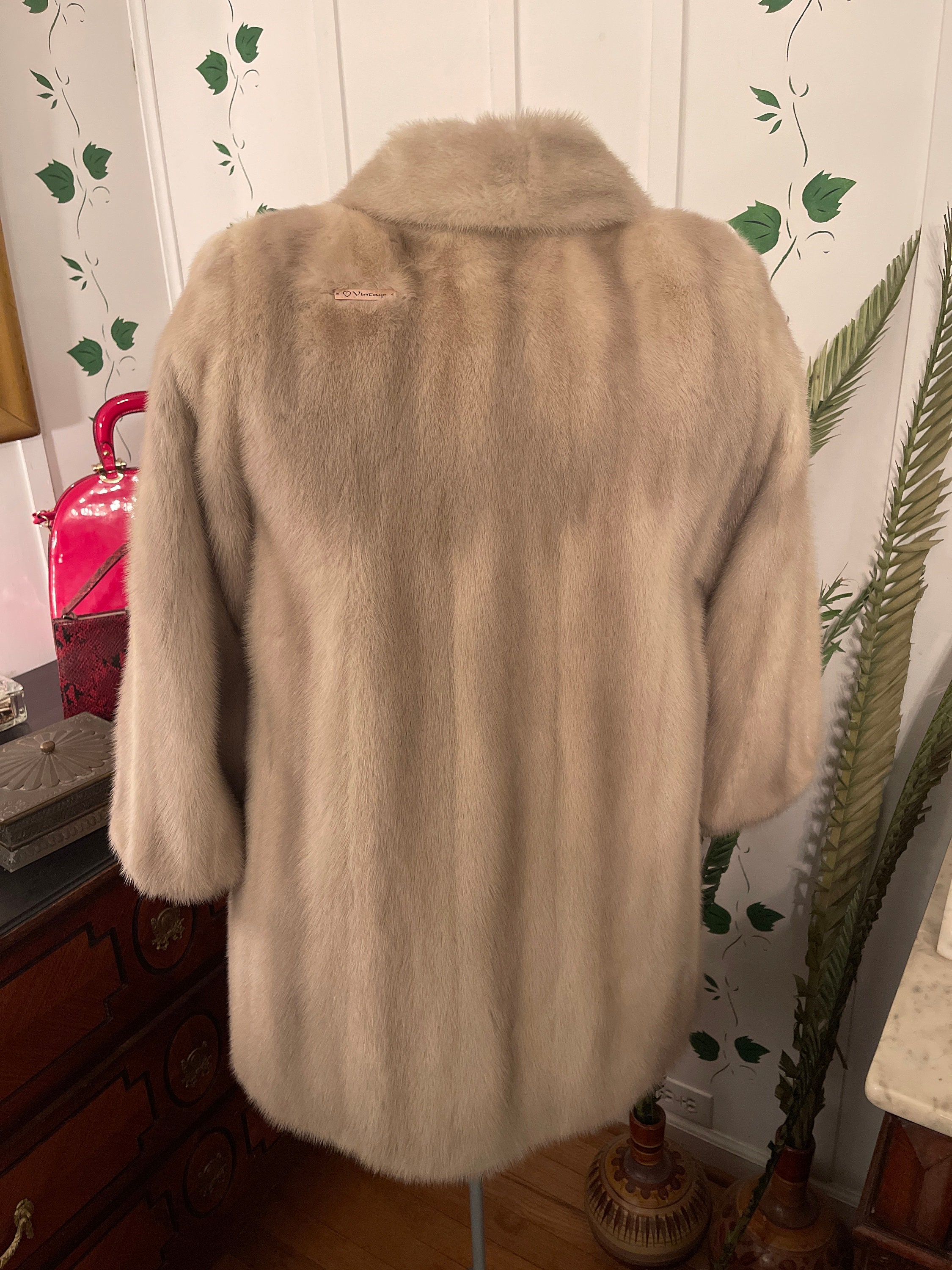 Beautiful Vintage Platinum Mink Short Coat Honor the Life Love Vintage Furs - Etsy