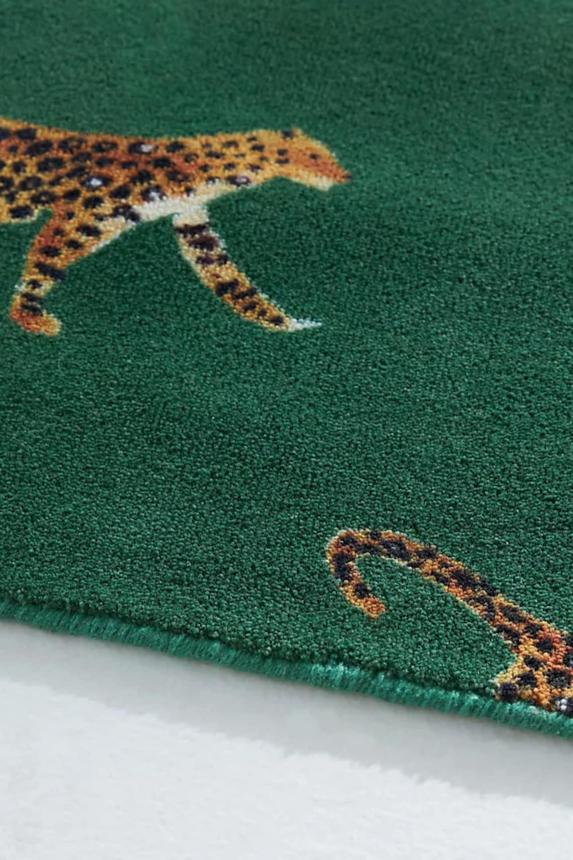 Cheetah Green Maize Navy Handmade Tufted Woolen Area Rug / Bedroom Rug ...