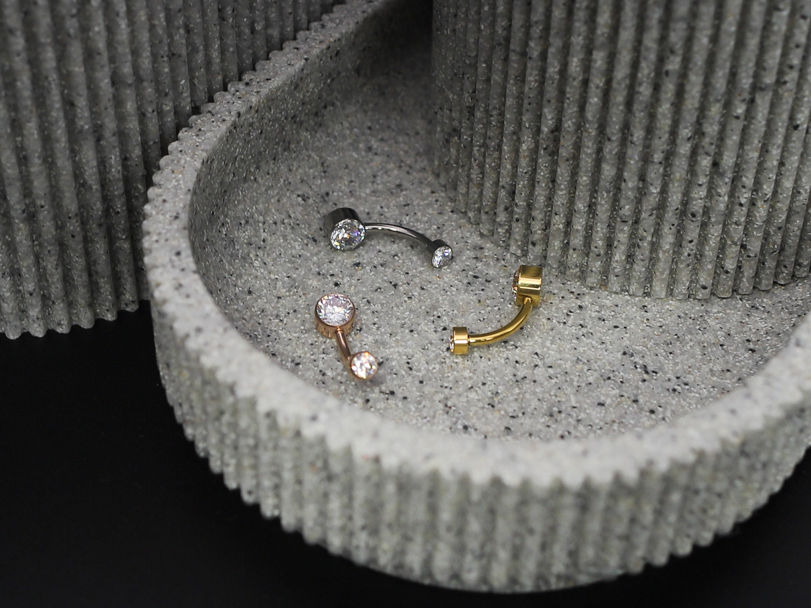 Dainty Diamond Belly Piercing, 14g Implant Grade Titanium Internal ...