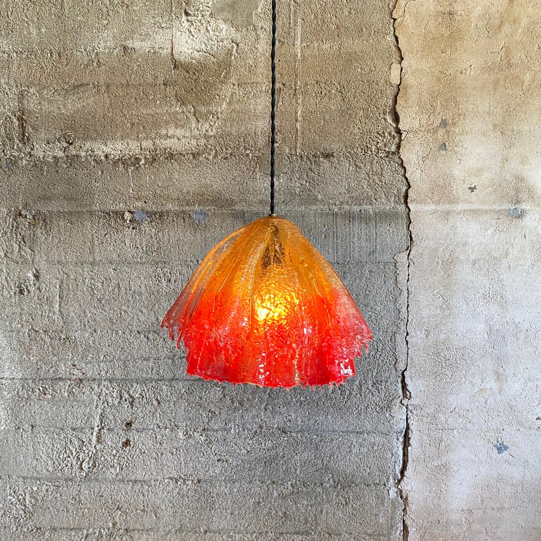 The LUVA Lamp. One-of-a-kind Resin Pendant Lamp With Jellyfish Organic ...
