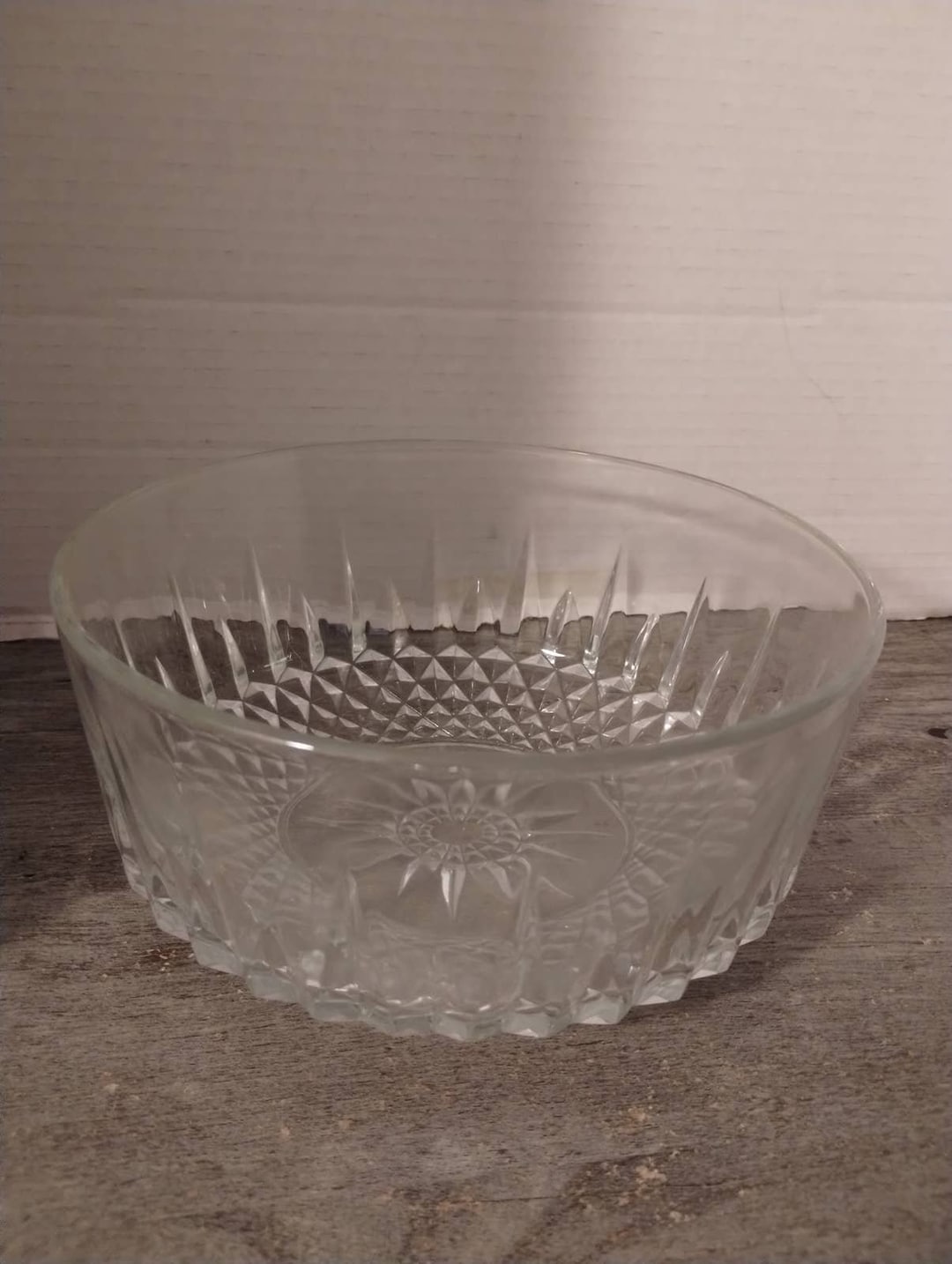 ARCOROC FRANCE Clear Glass Fruit Bowl Serving Bowl W/ Starburst Bottom ...