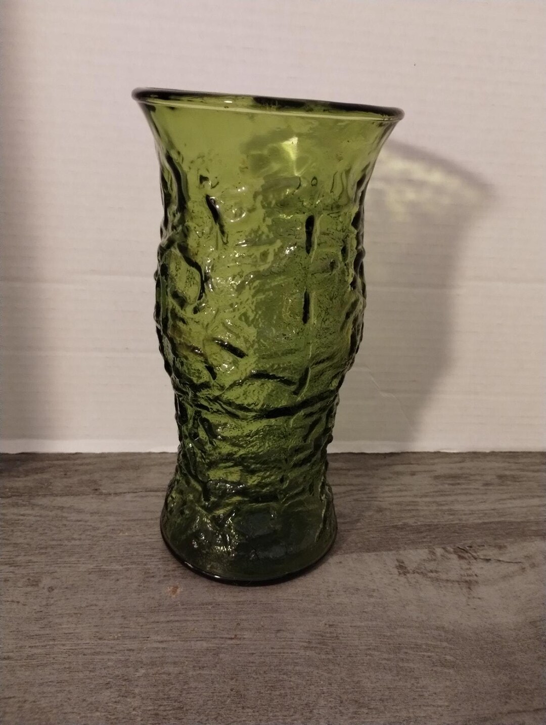 E.O. Brody Co. Cleveland Ohio Avocado Green Crinkle Glass Vase 9 3/8 ...