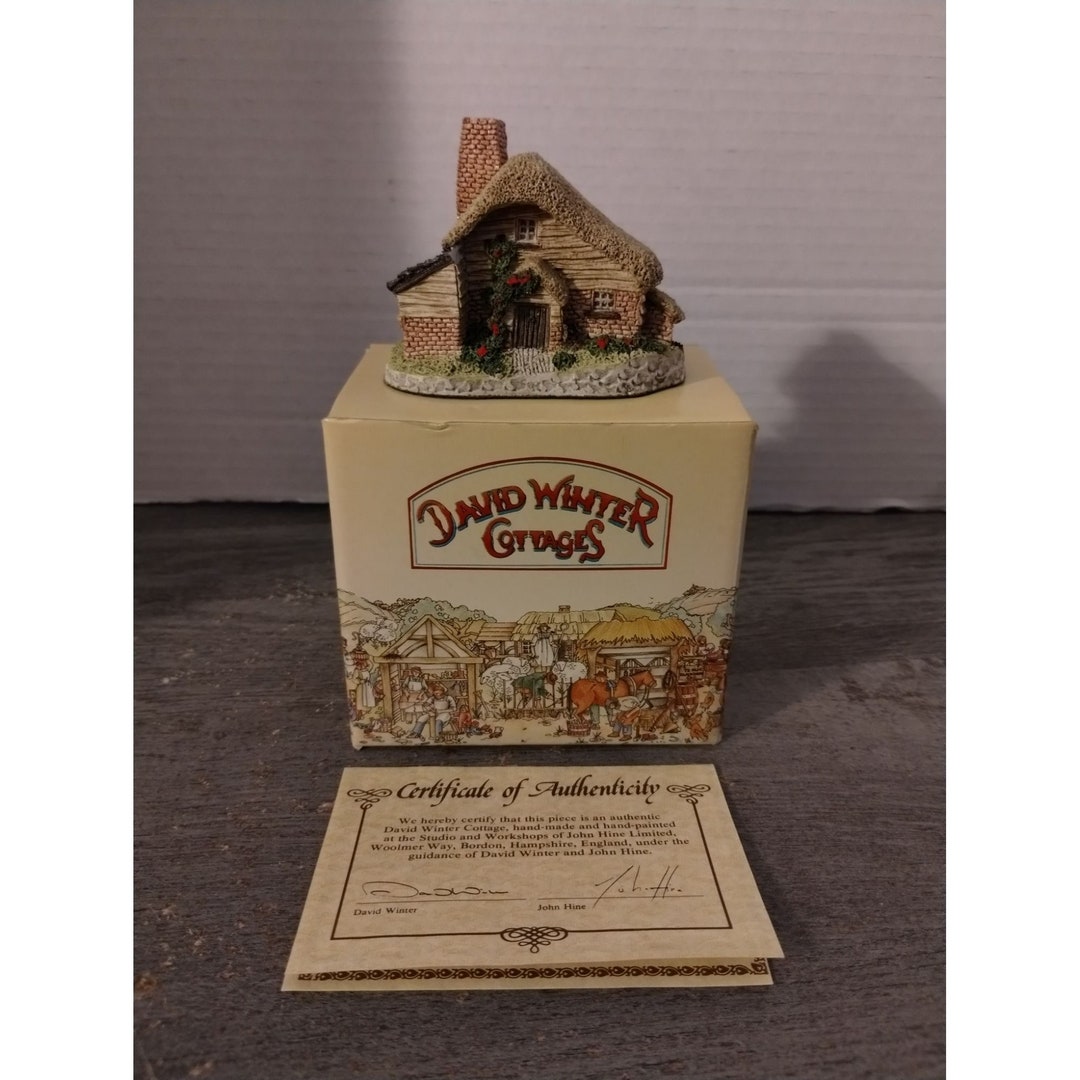 Drovers Cottage by David Winter Hand Made & Hand Painted Figurine With ...