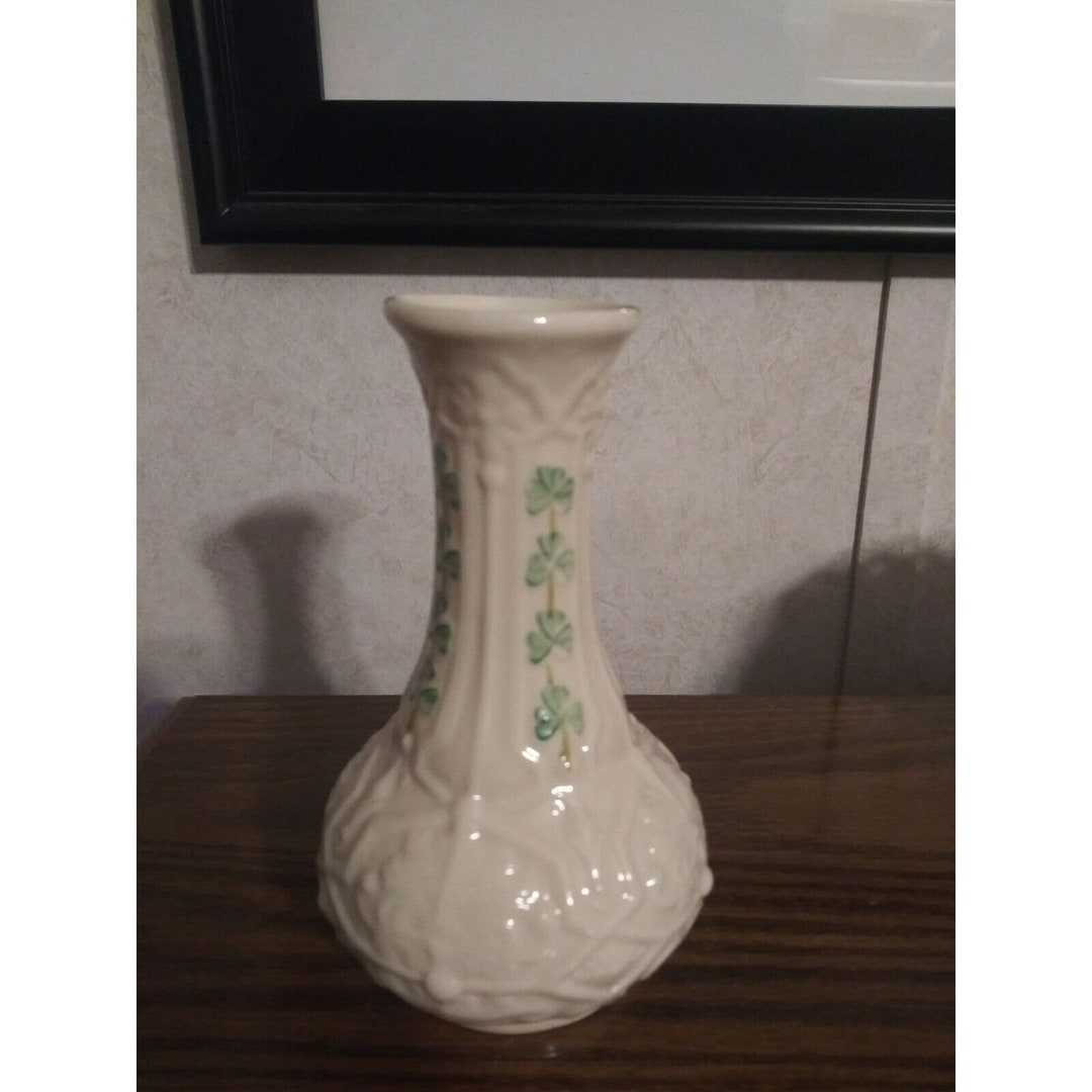5 1/2" Belleck Ireland Shamrock Vase Excellent Condition Beautifully ...