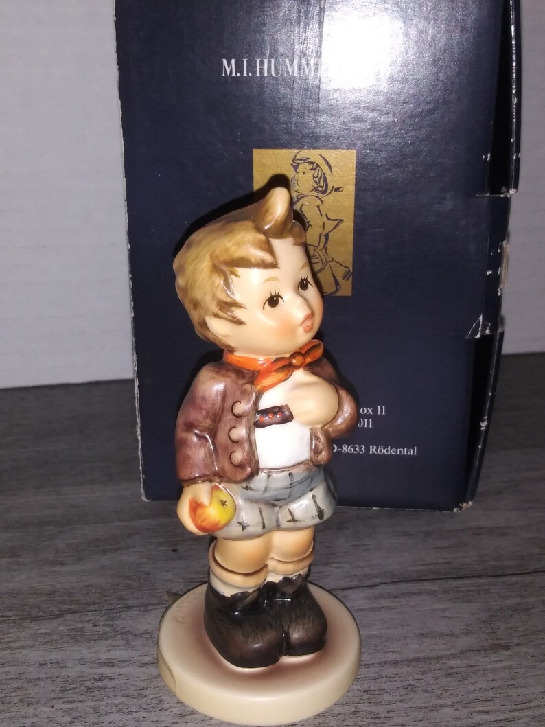 Goebel Hummel Figurine Cheeky Fellow Boy Club Exclusive 554 172 4 1/8 ...