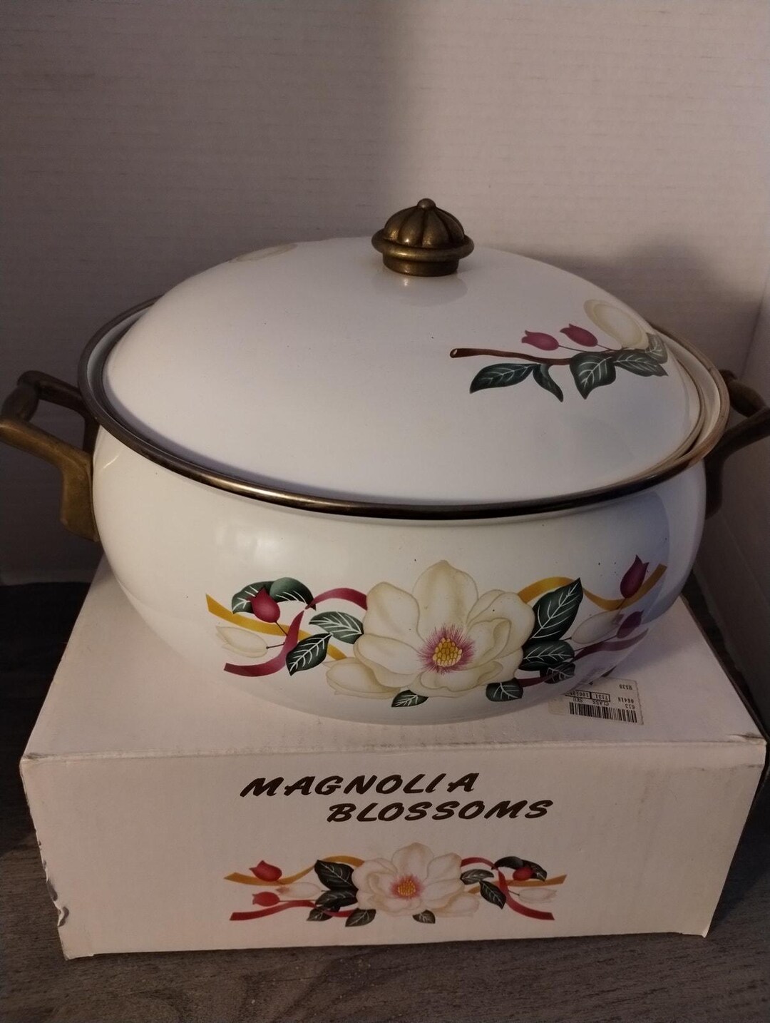 Magnolia Blossoms Lincoware Porcelain Enamel Cookware 4.5 Qt Dutch Oven ...