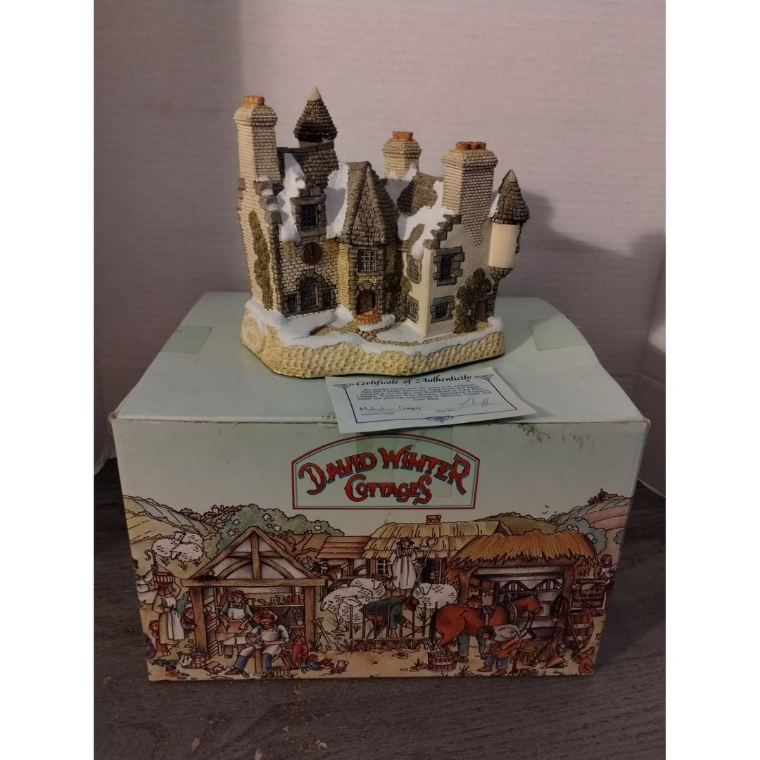 David Winter Cottage Christmas in Scotland and Hogmanay 1988 Castle ...