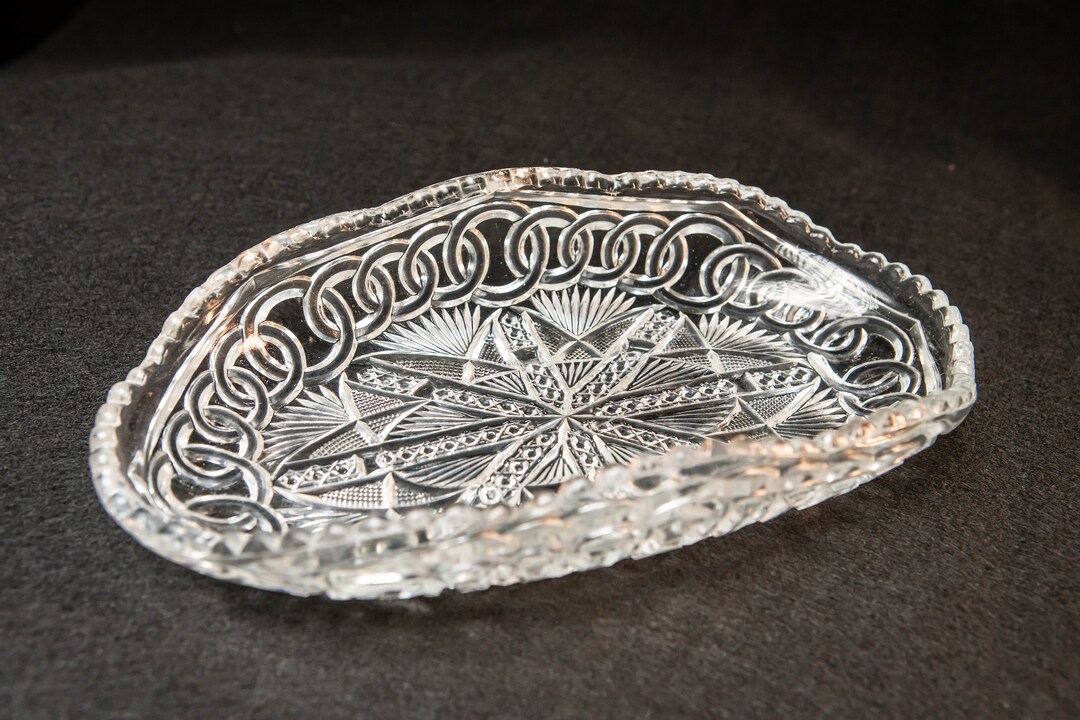 Antique EAPG J. B. Higbee Glass Company Yoke & Circle New Era Celery ...