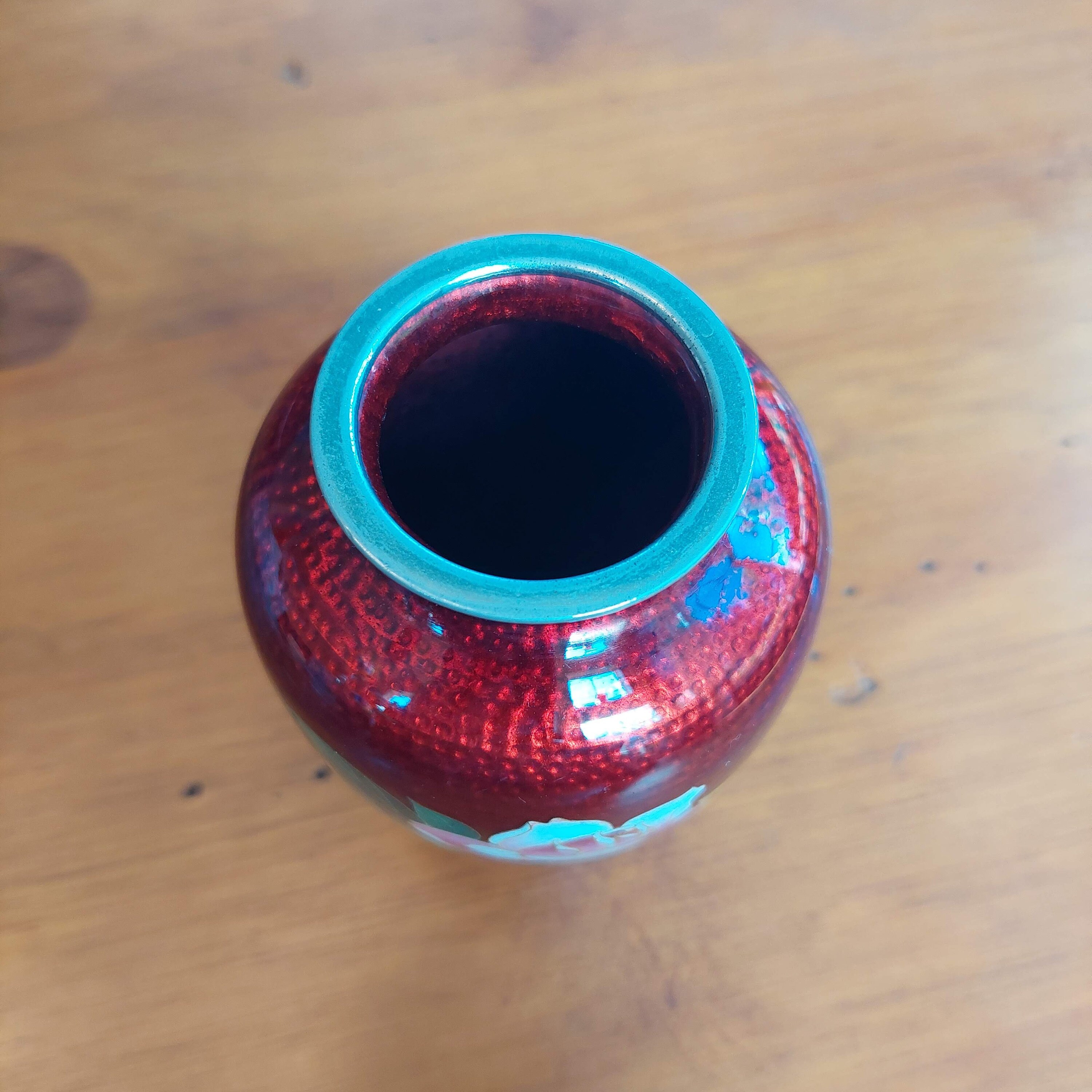 Vintage Small Ginbari Sato Ruby Red Akasuke Pigeon Blood Cloisonne Vase With Pink and White ...