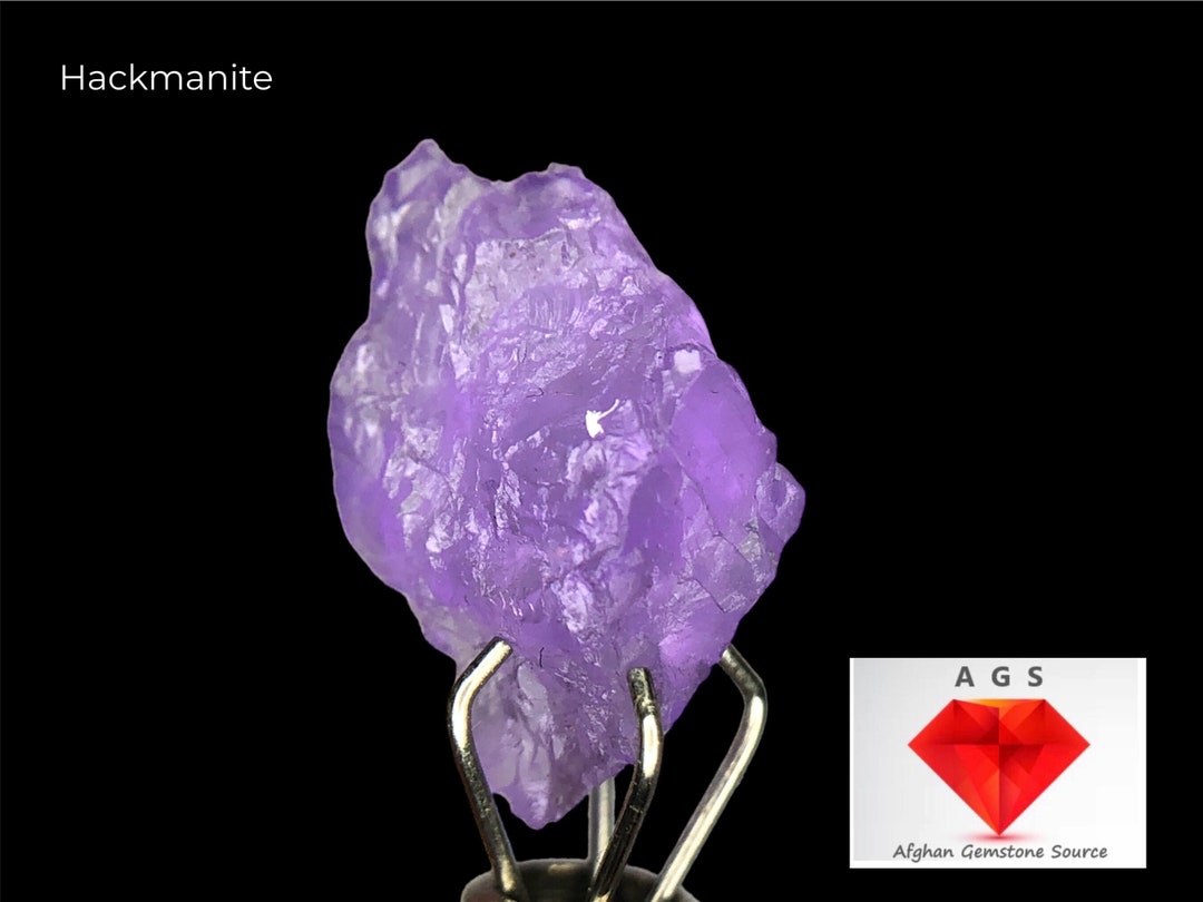 Rare 2.60 Ct Rough Hackmanite With Strong Tenebrescent Color Change and ...