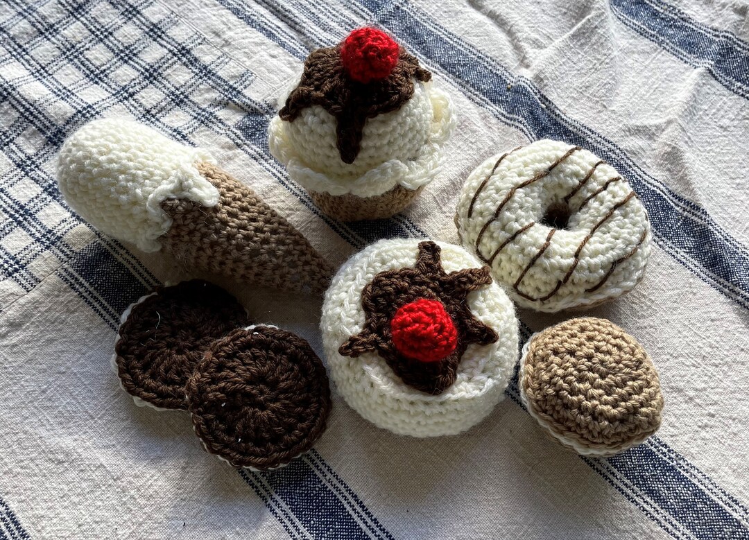 Handmade Chocolate and Vanilla Crochet Desserts, Amigurumi Sweets for ...