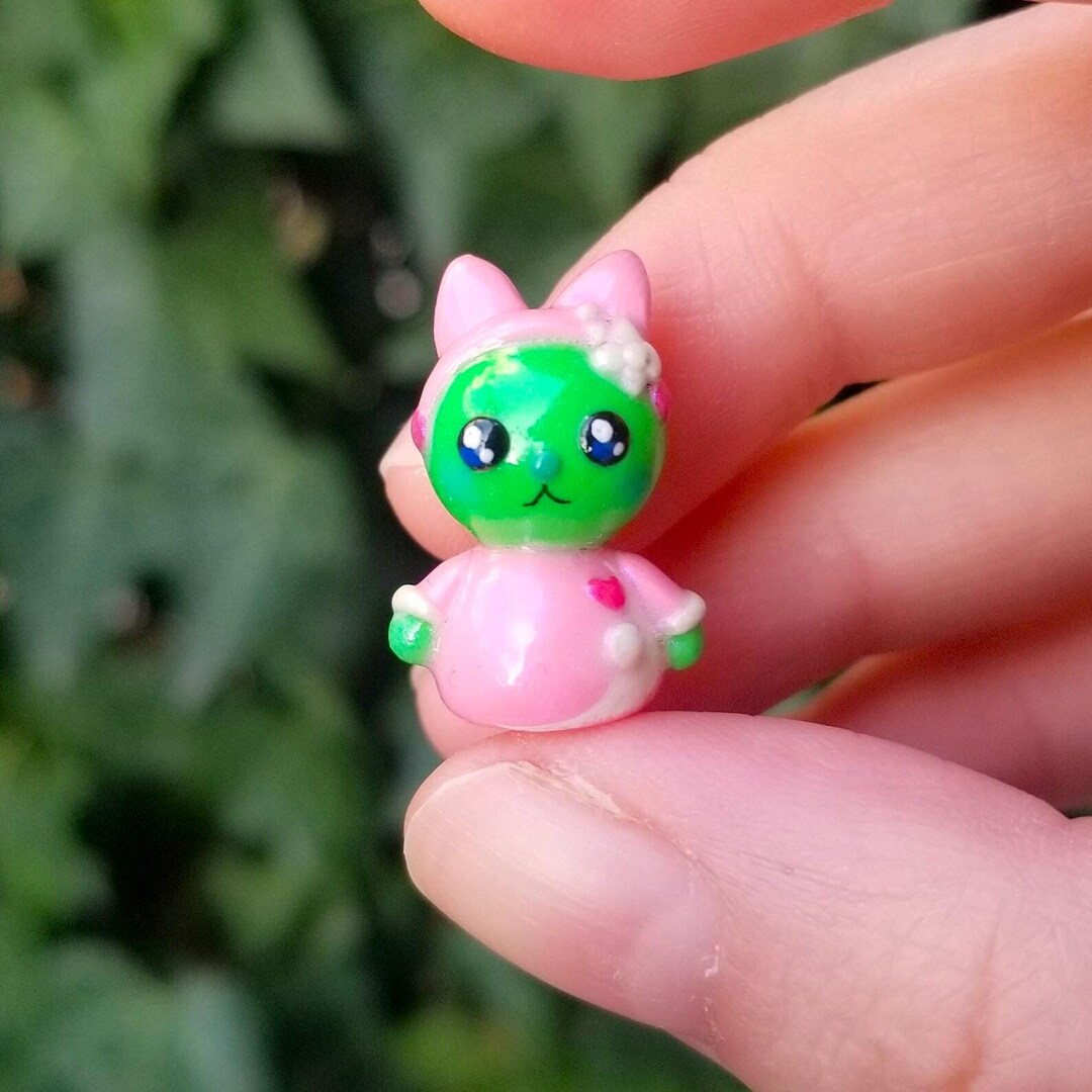 Space Kitten Mini Figure, Pink Idol Model - Handmade Clay Figurine - Etsy