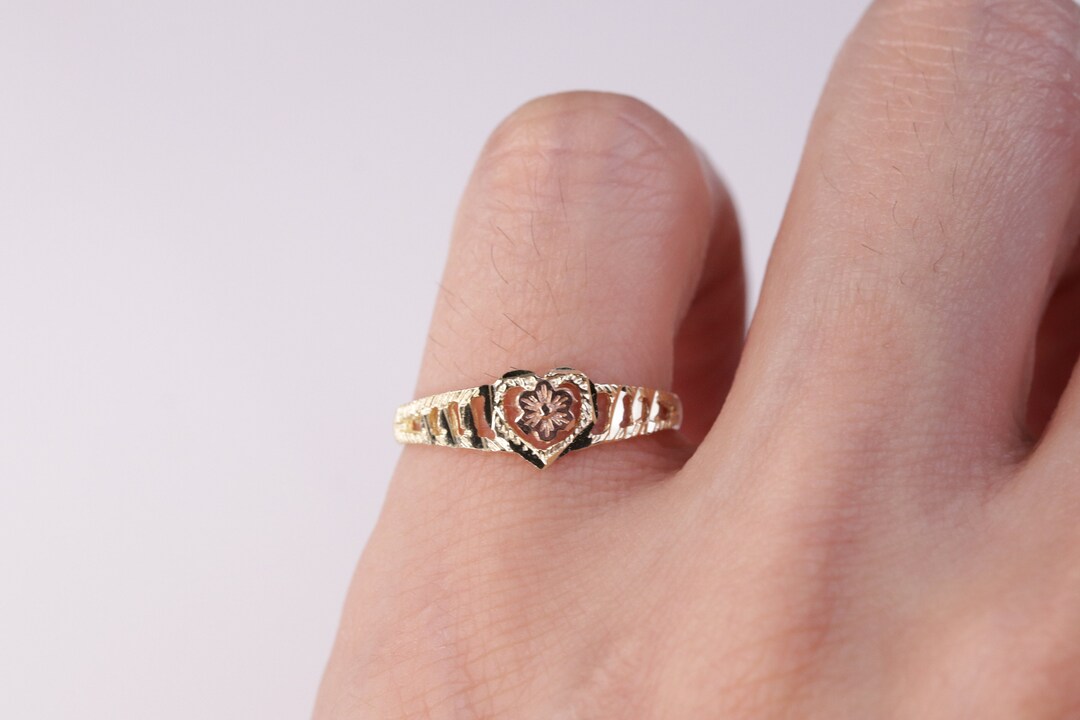 14K Gold Heart Flower Elegant Cute Ring / Statement Ring / Gift for Mom ...