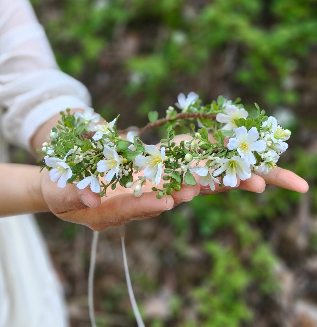 Handmade White Daisy Bridal Hair Wreath, Boho Wedding Floral Crown - Etsy