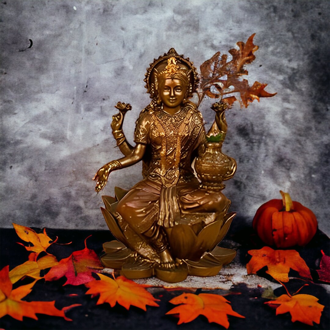 Maa Lakshmi Statue Puja Idol God of Wisdom Goddess of Wealth Sitting ...