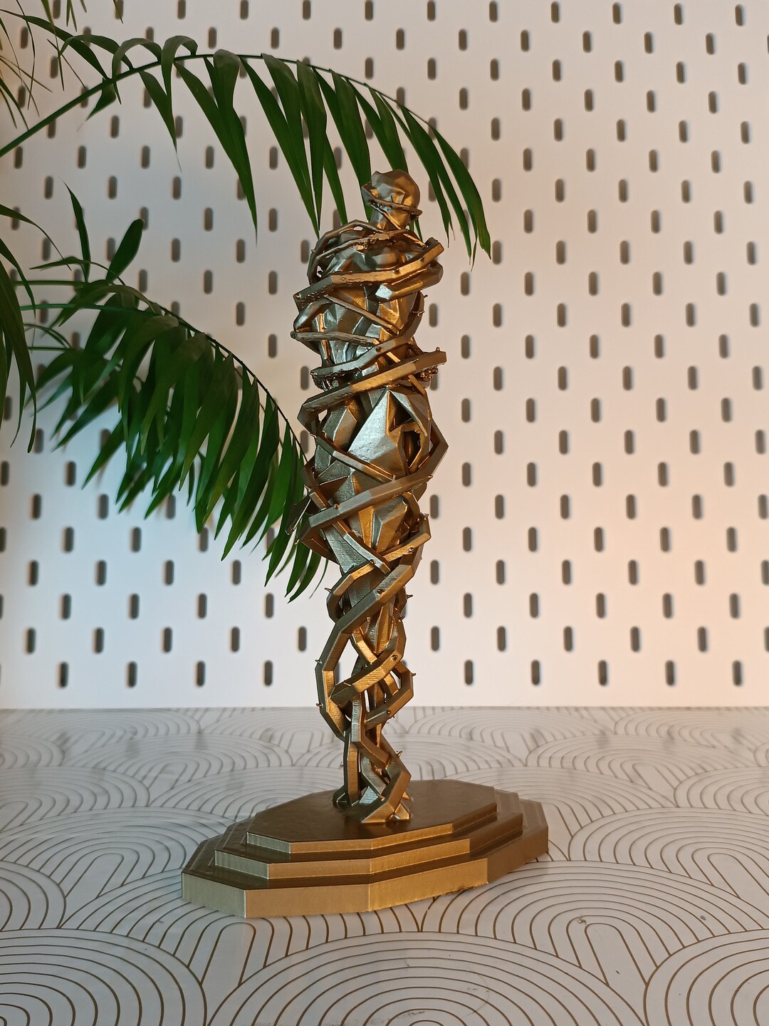 Estatua de Lyssa: abraza la enigmática belleza de la diosa gemela de ...