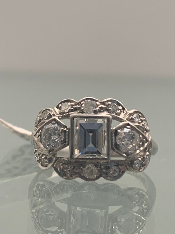 Platinum Vintage 1920’s “Queen Anne” Diamond Ring - Gem